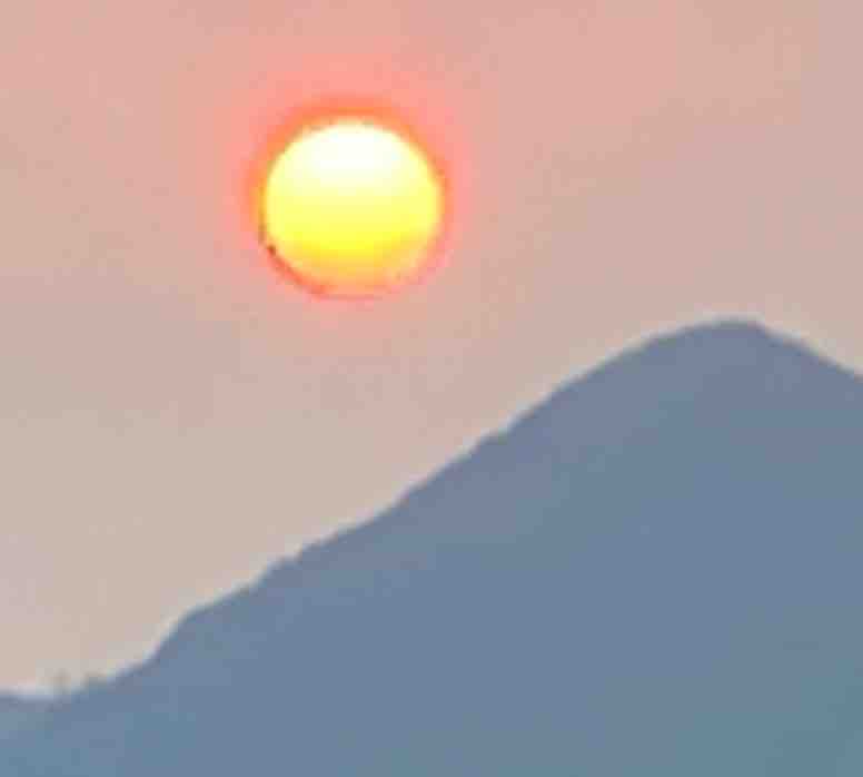 Breaking News English | 2-Page Mini-Lesson | The Sun